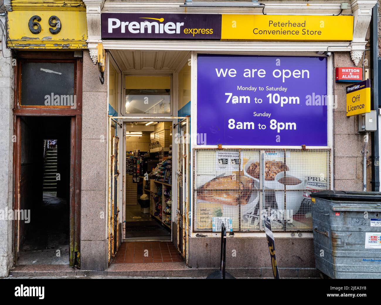 Newsagents scotland hi-res stock photography and images - Alamy