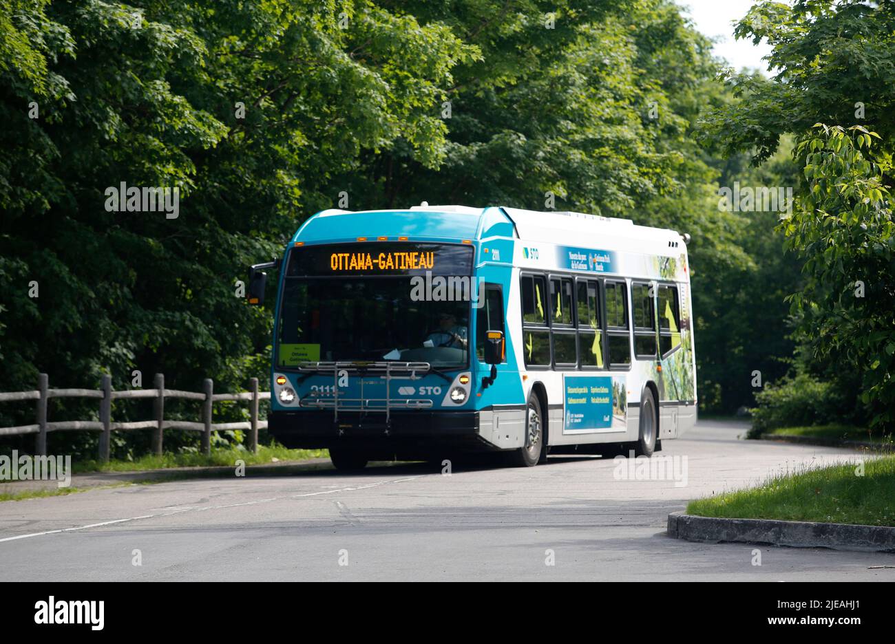 A shuttle bus arrives at the Champlain Lookout in Gatineau Park in ...