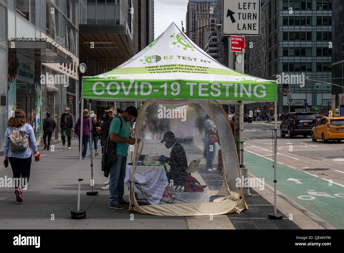 EZ Test NY Covid-19 mobile testing unit in Midtown Manhattan, New York ...