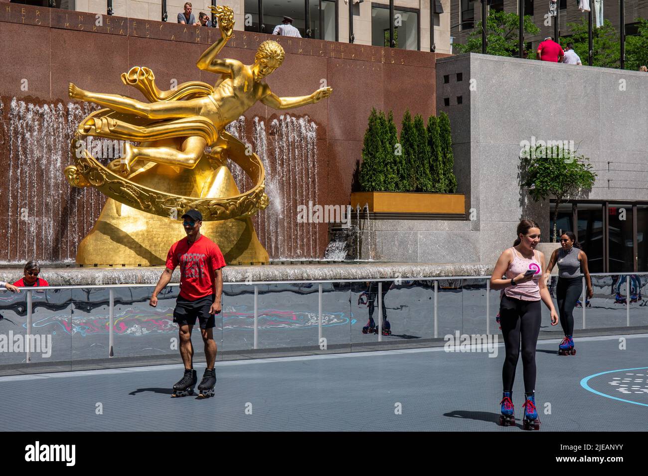 Roller skaters at the Rink or Flipper's Roller Boogie Palace in ...