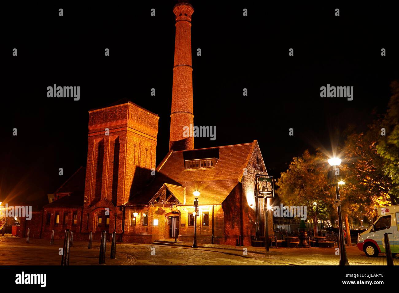 Liverpool at Night Stock Photo - Alamy