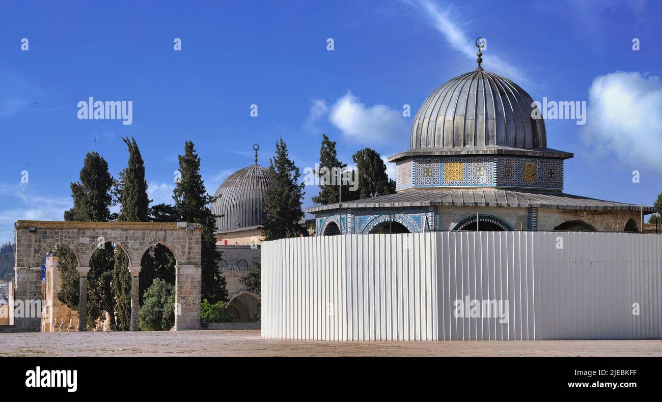 The Temple Mount in Jerusalem is the third holiest place for Muslims ...