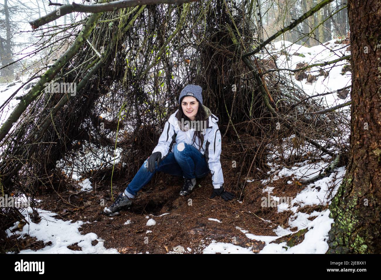 building a den Stock Photo - Alamy