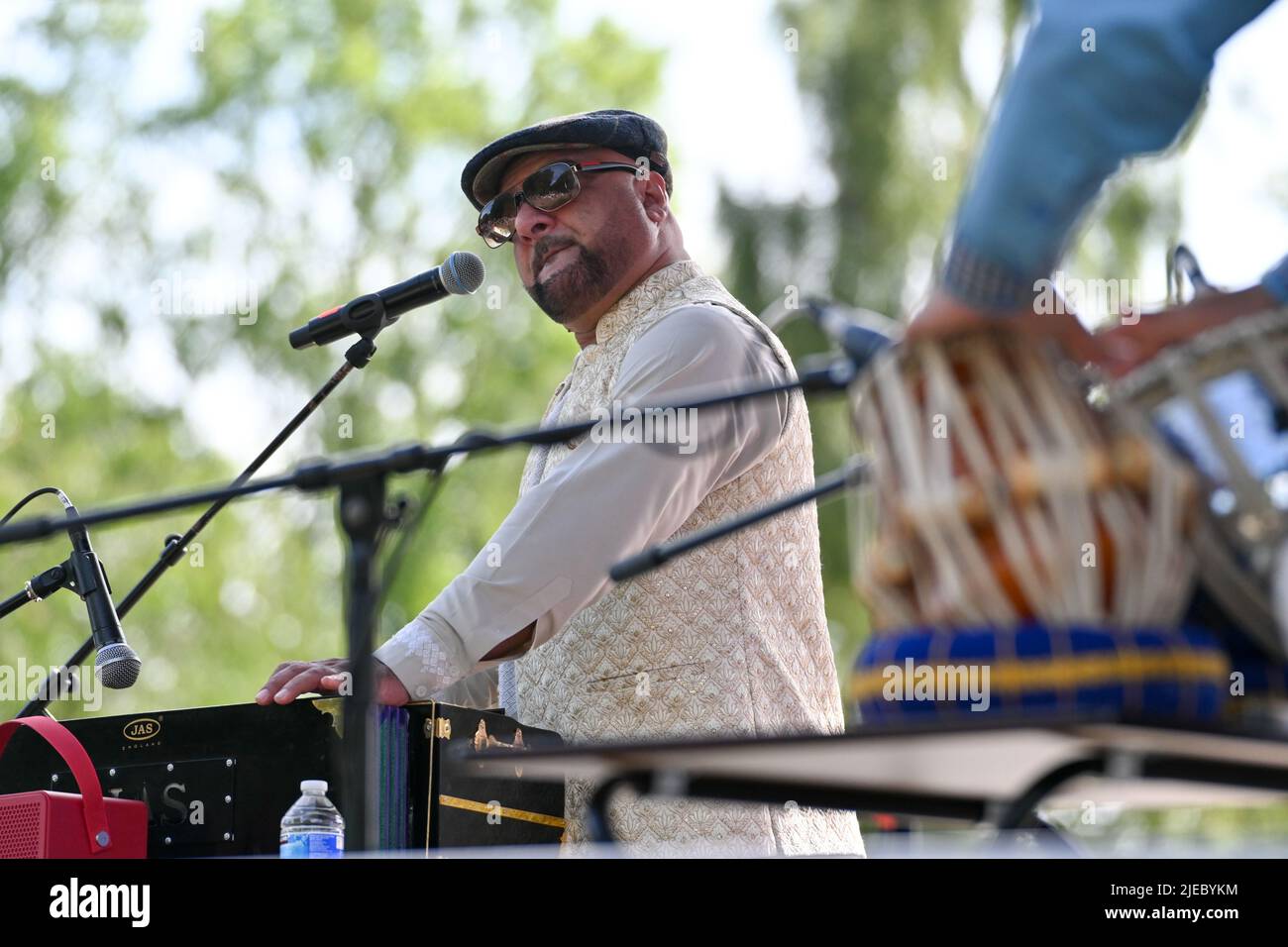 Singer yusuf hi-res stock photography and images - Alamy