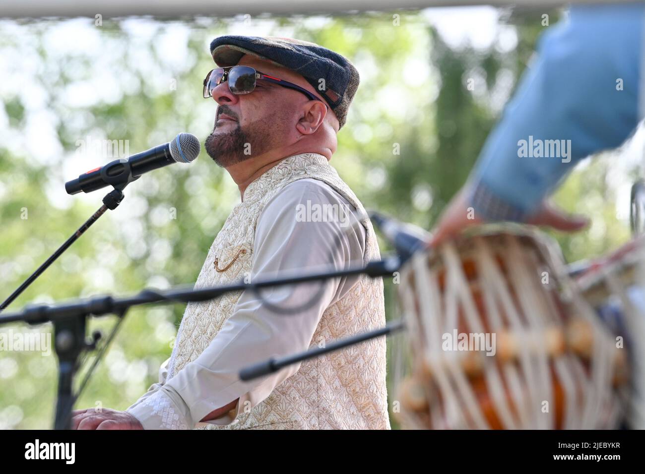 London, UK. . 26th June, 2022. Singer Yusuf Mahmoud and band. Afghan ...
