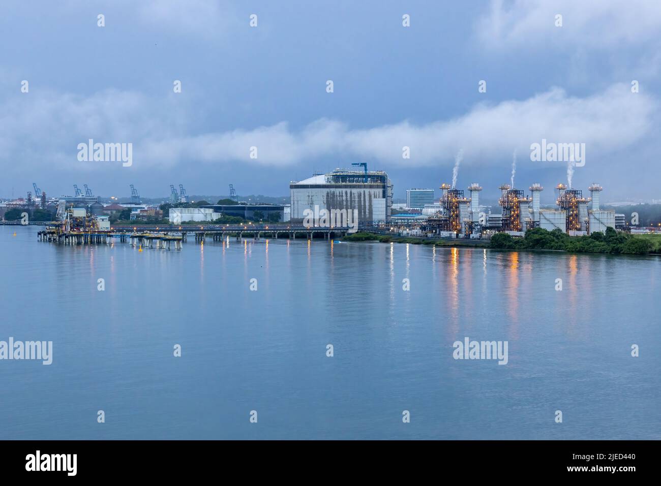 Lake Gatun docks in the Panama Canal Zone Stock Photo - Alamy