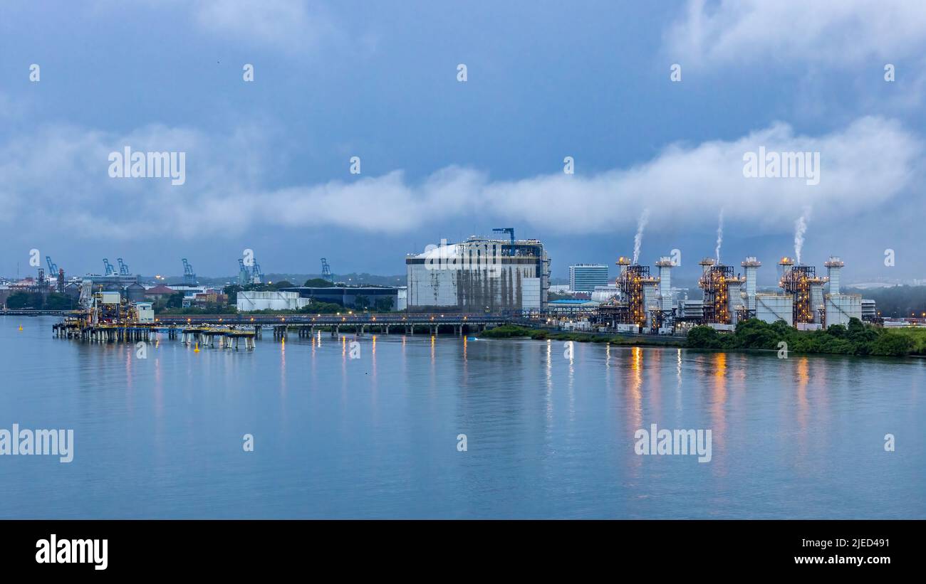 Lake Gatun docks in the Panama Canal Zone Stock Photo - Alamy
