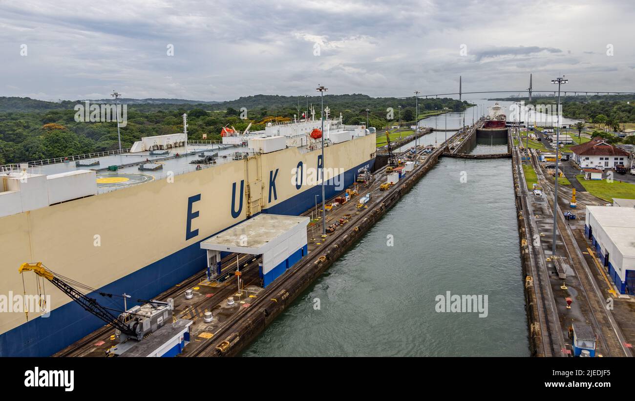 Inside the Gatun Locks, Canal Zone, Panama Stock Photo - Alamy