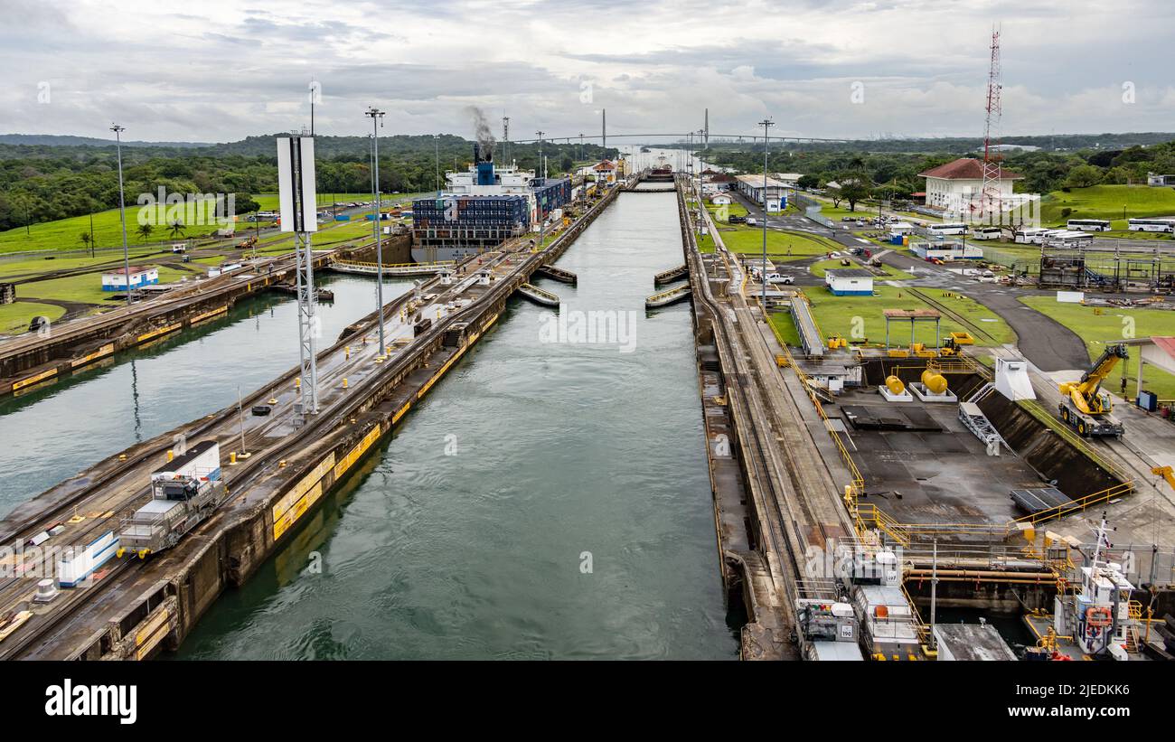 Inside the Gatun Locks, Canal Zone, Panama Stock Photo - Alamy