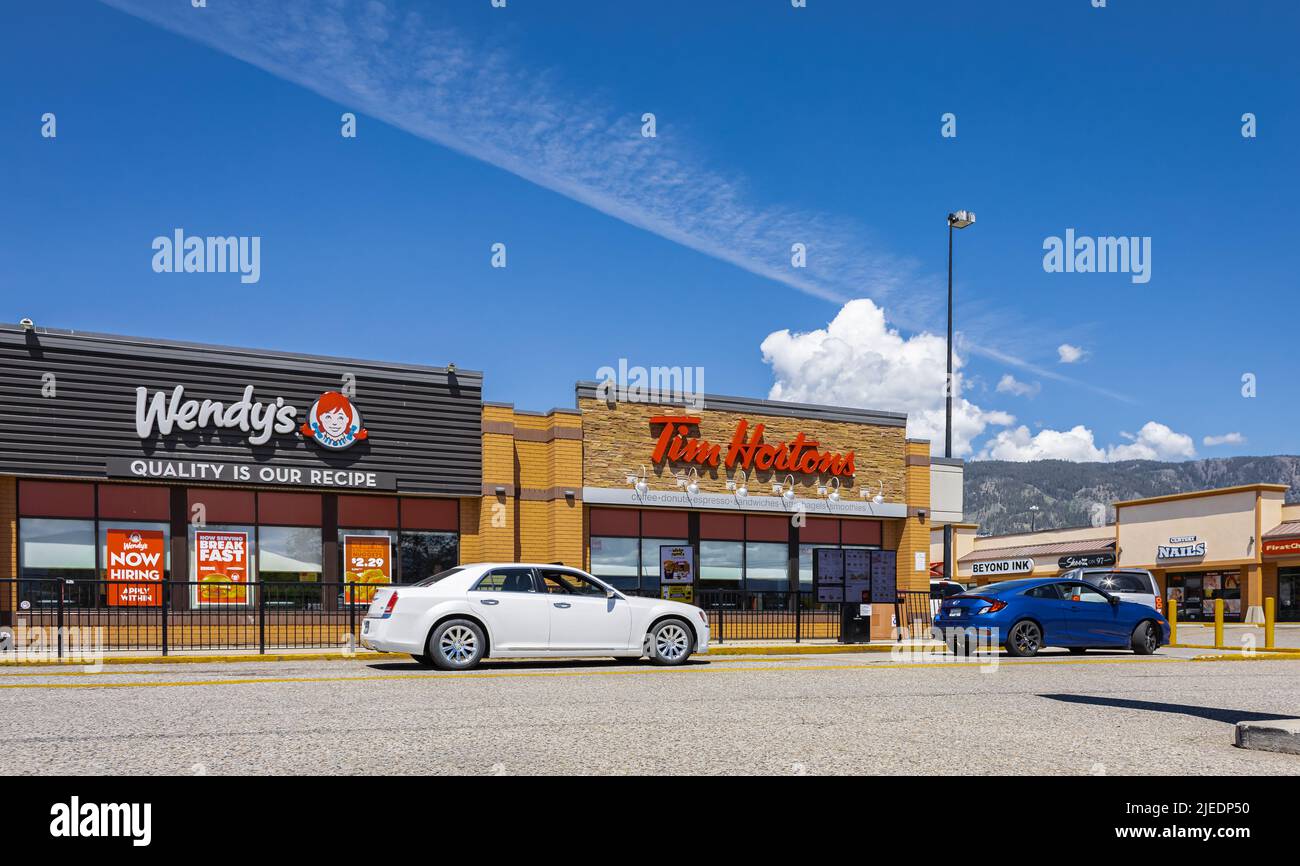 Tim hortons building exterior hi-res stock photography and images - Alamy