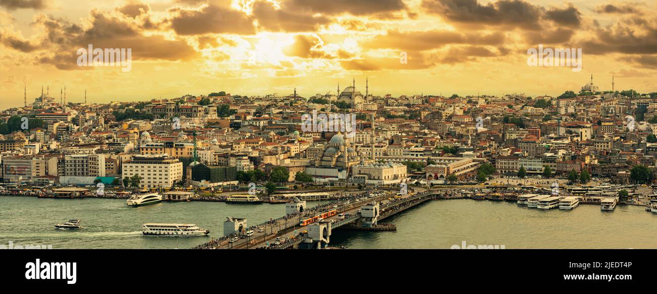 Galata bridge golden horn hi-res stock photography and images - Alamy