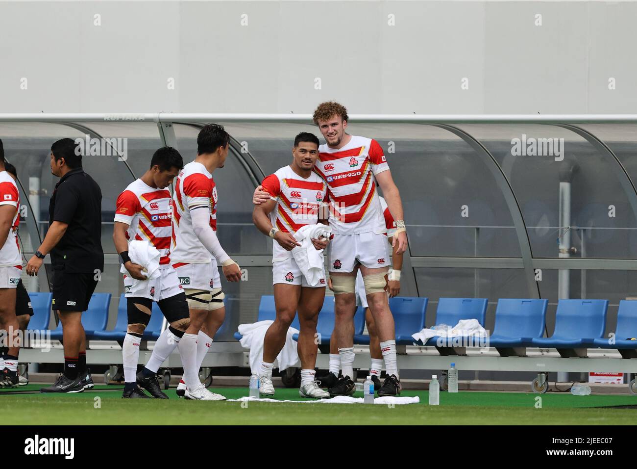 Fukuoka, Japan. 25th June, 2022. (L-R) Siosaia Fifita, Warner Dearns ...