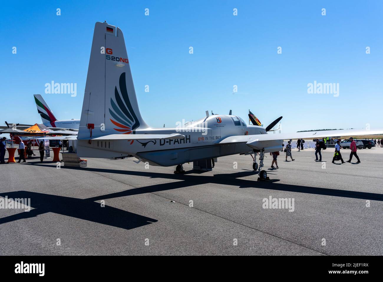 Turboprop long-endurance, high-altitude reconnaissance and surveillance ...