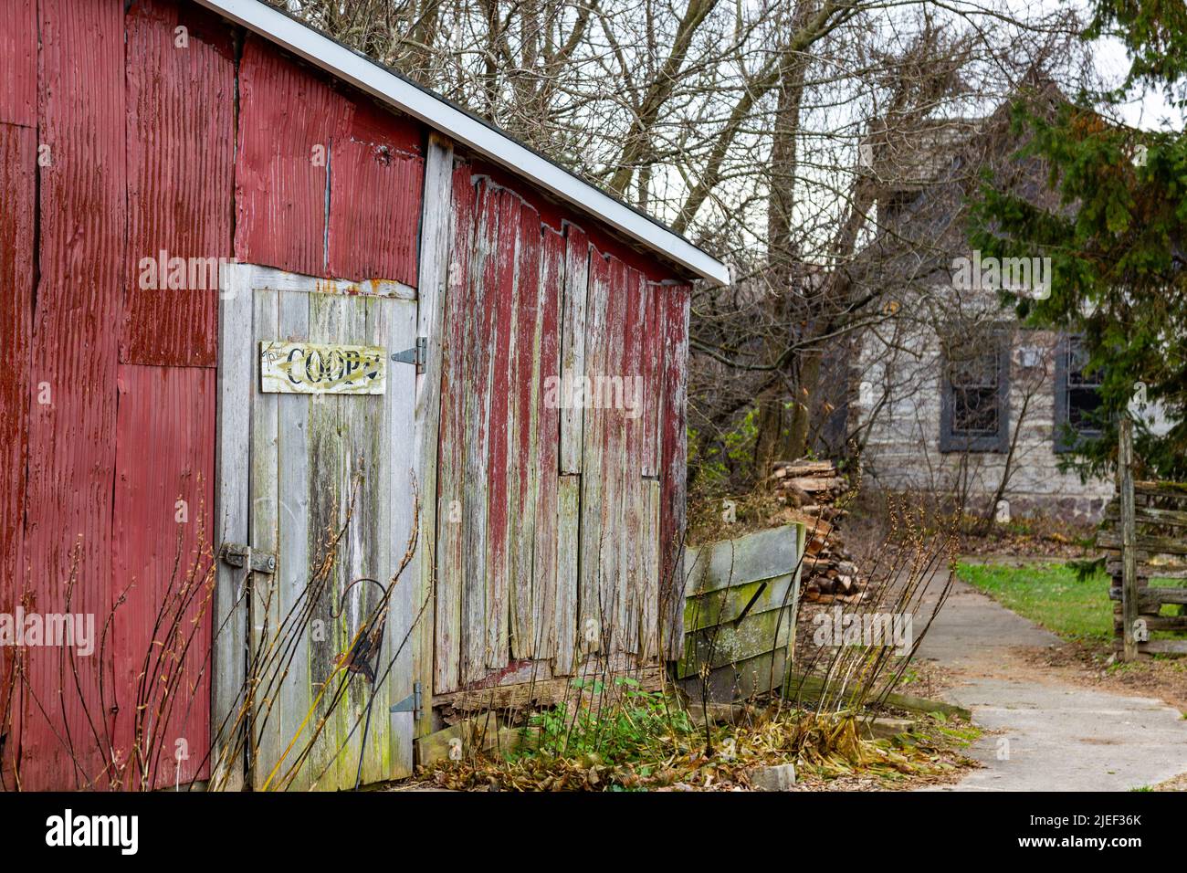 Chicken coop exterior hi-res stock photography and images - Alamy