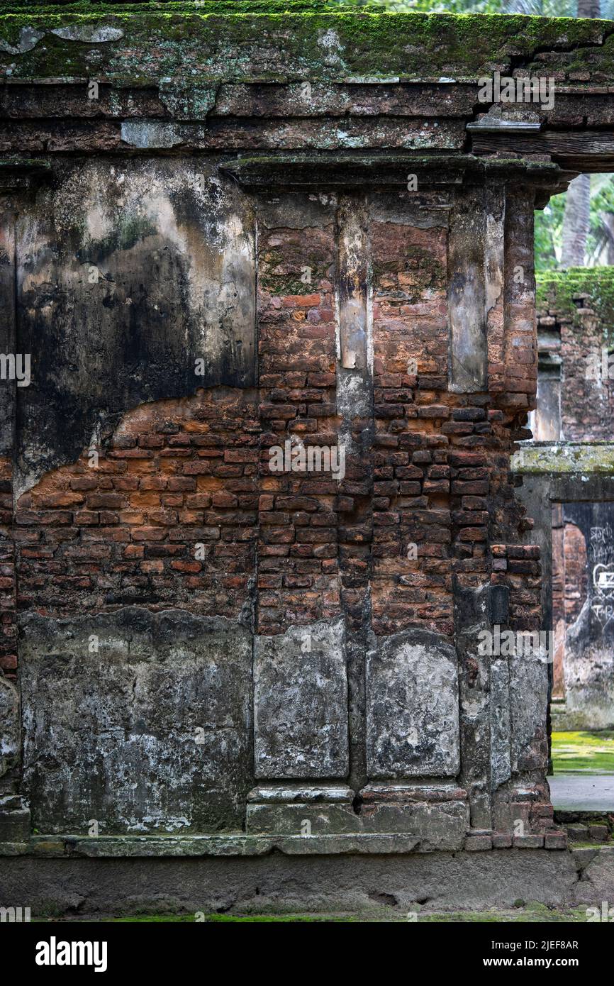 The texture of a red brick wall of an old king's palace Stock Photo - Alamy