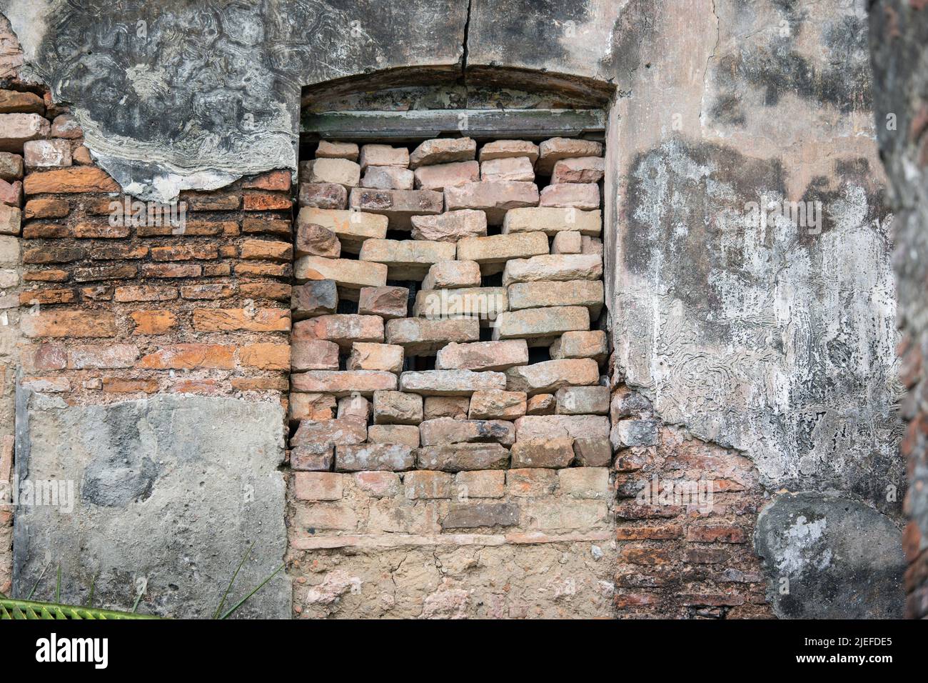 The texture of a red brick wall of an old king's palace Stock Photo - Alamy