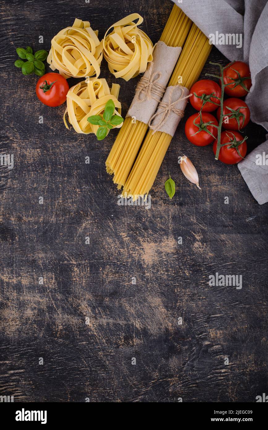 Italian pasta spaghetti and tagliatelle Stock Photo - Alamy