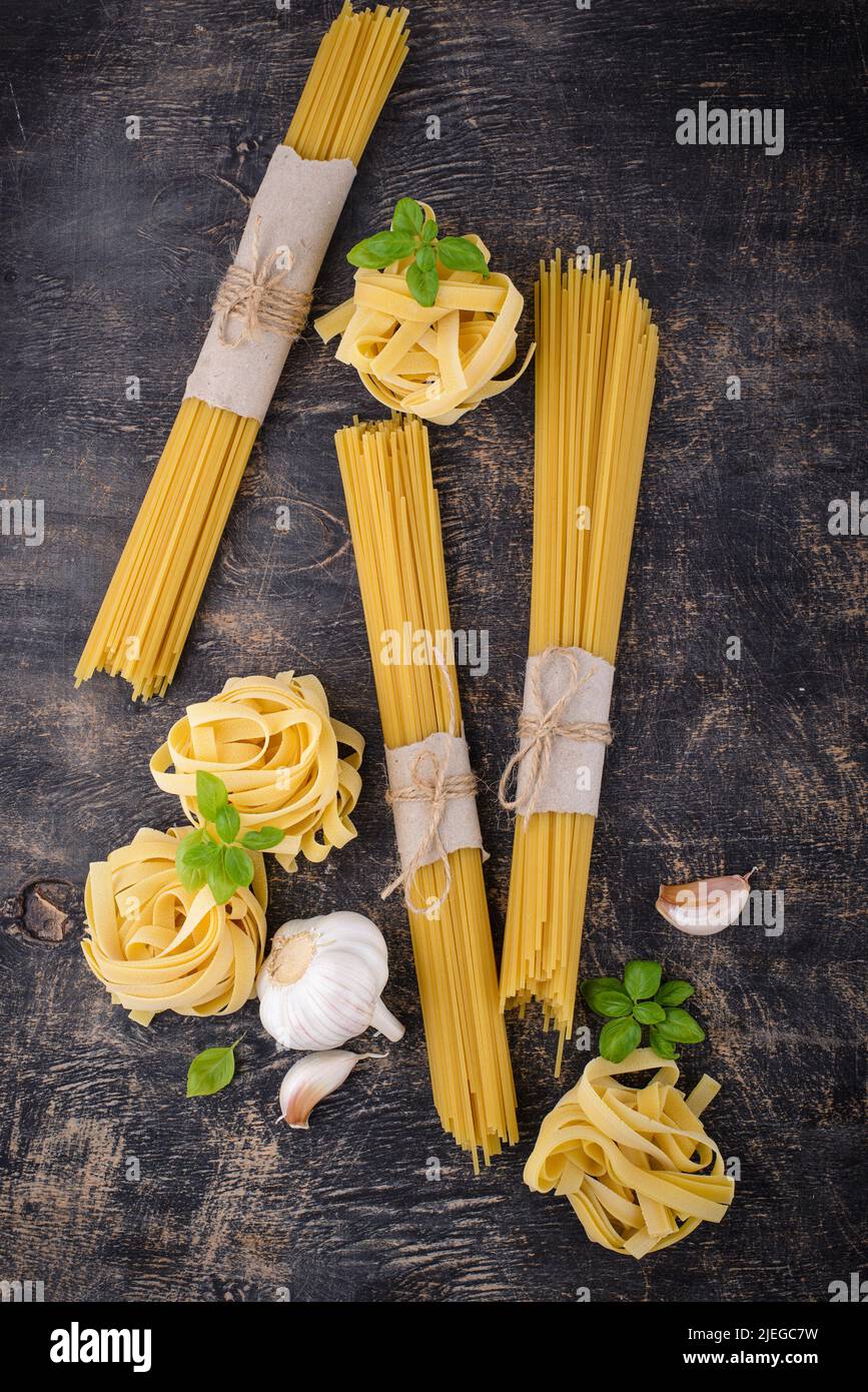 Italian pasta spaghetti and tagliatelle Stock Photo - Alamy