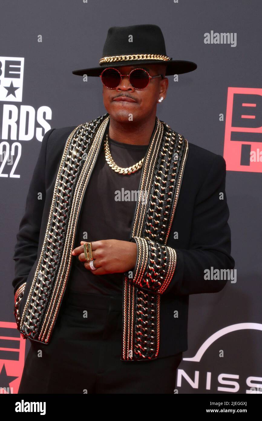 LOS ANGELES - JUN 26: Ne-Yo at the 2022 BET Awards Arrivals at ...