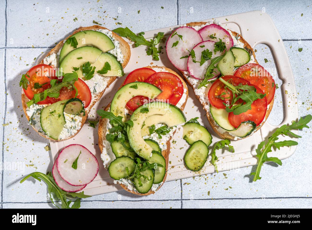 Toast with cream cheese or cottage cheese, with fresh vegetables ...