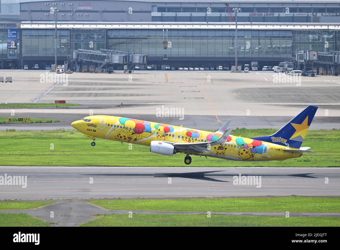 Haneda Airport, Japan. 27th June, 2022. Skymark's Pikachu Jet BC ...