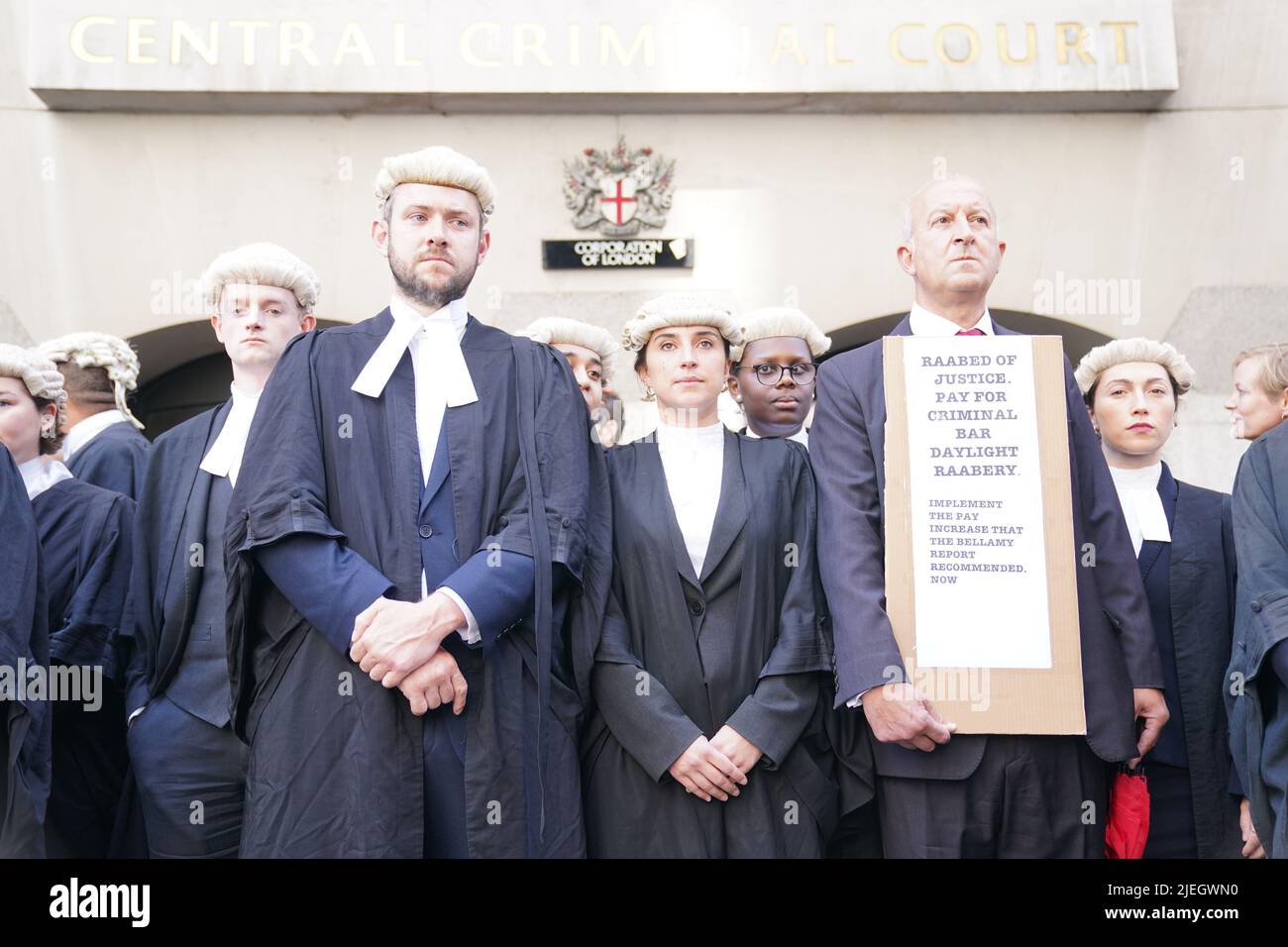 Barristers old bailey court in london hi-res stock photography and ...