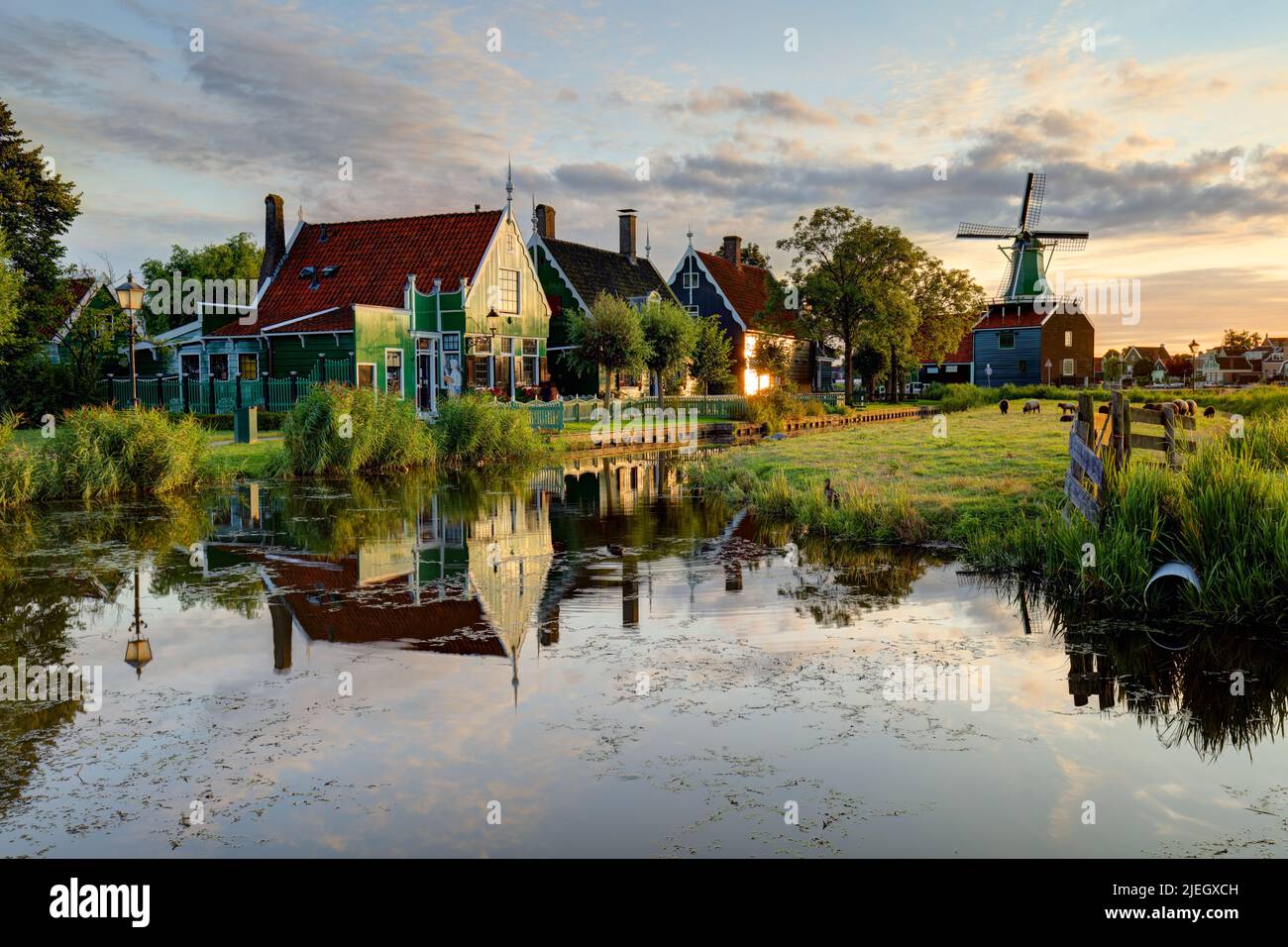 Gouda netherlands windmill hi-res stock photography and images - Alamy