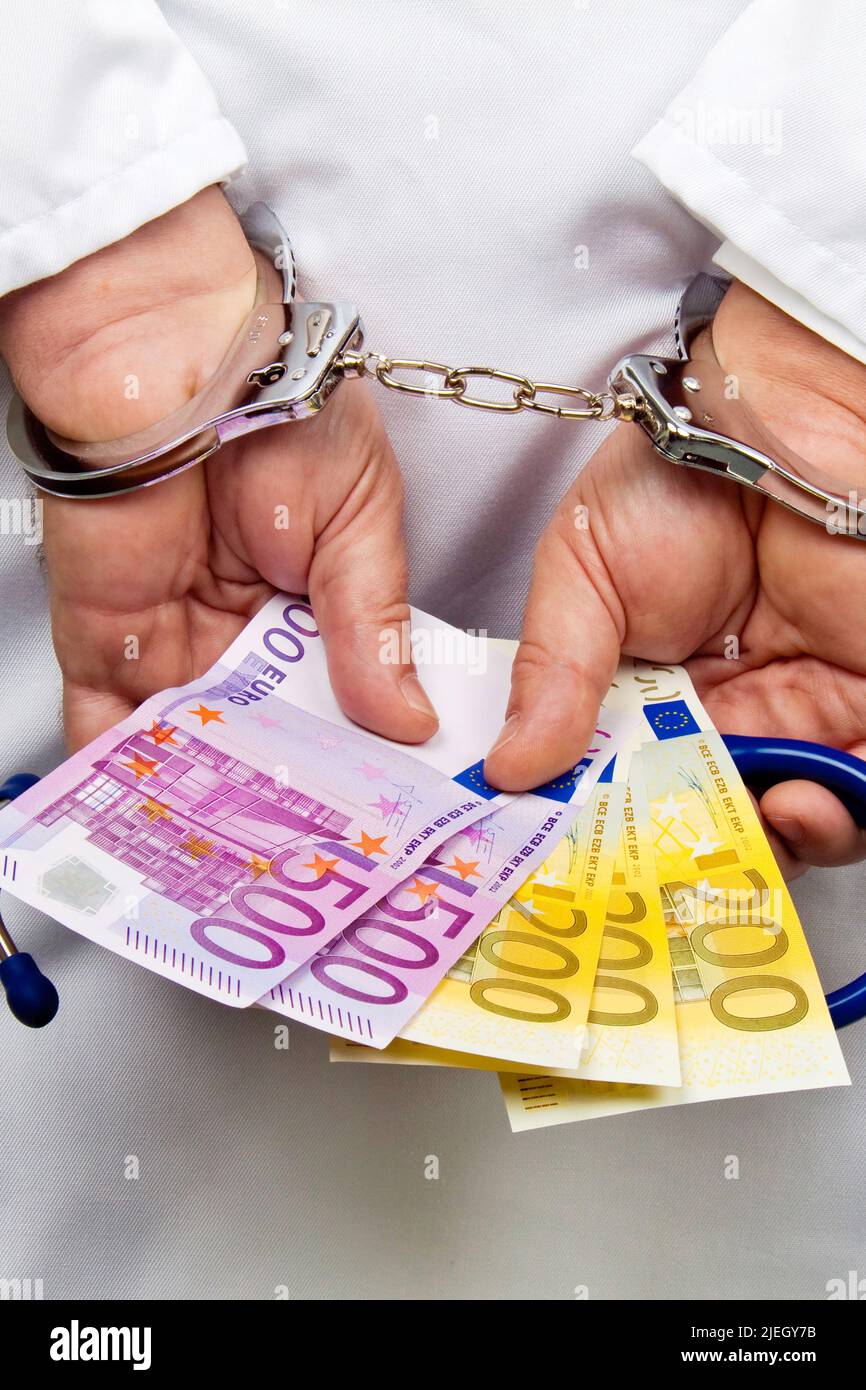 Gefesselt mit handschellen hi-res stock photography and images - Alamy