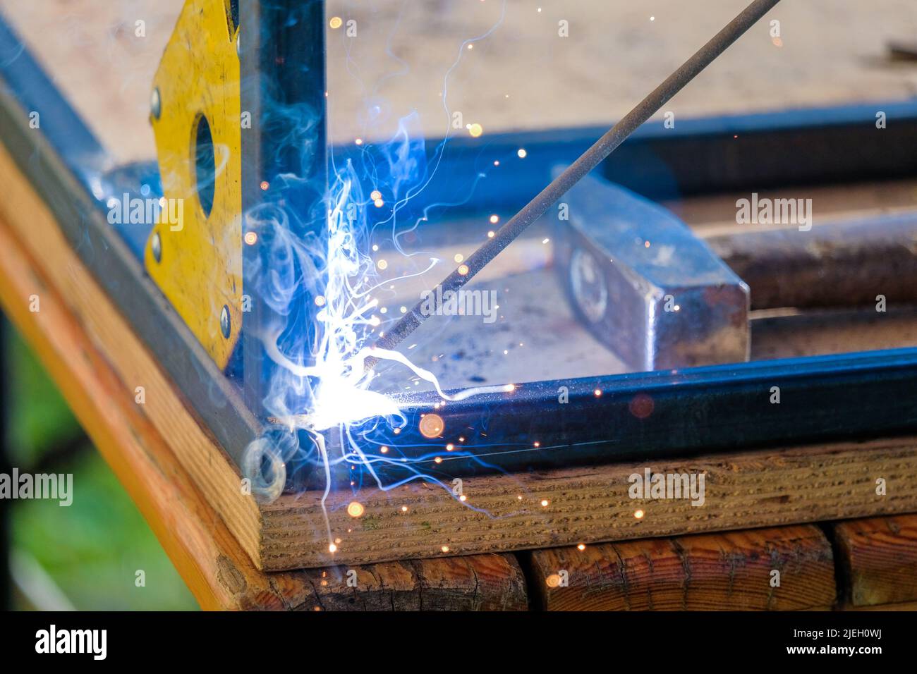 Welding apart hi-res stock photography and images - Alamy