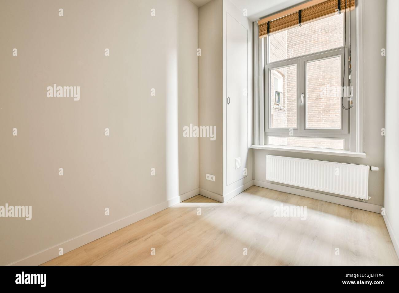 A cozy and spacious empty room in a luxury house Stock Photo - Alamy