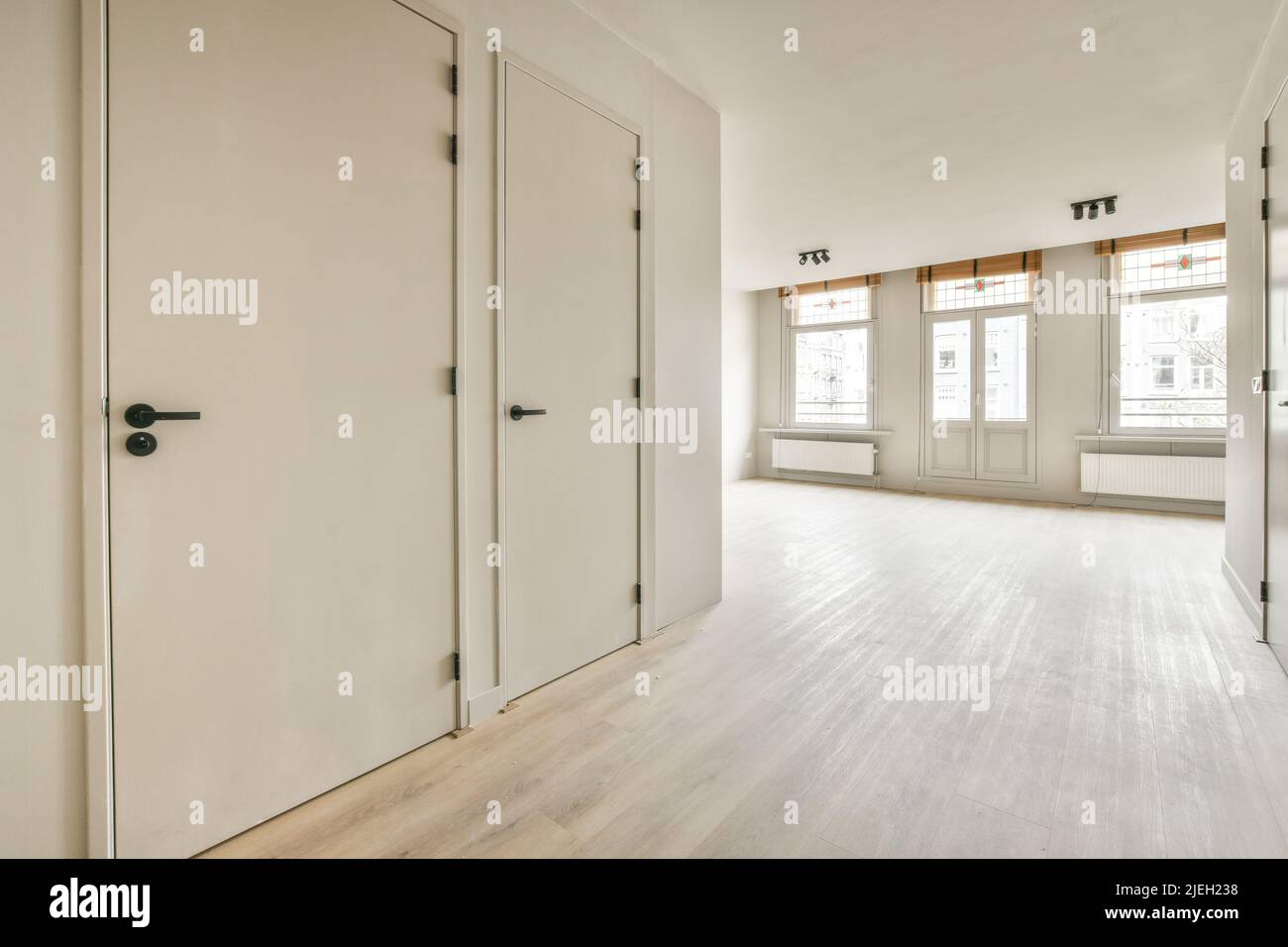 A cozy and spacious empty room in a luxury house Stock Photo - Alamy