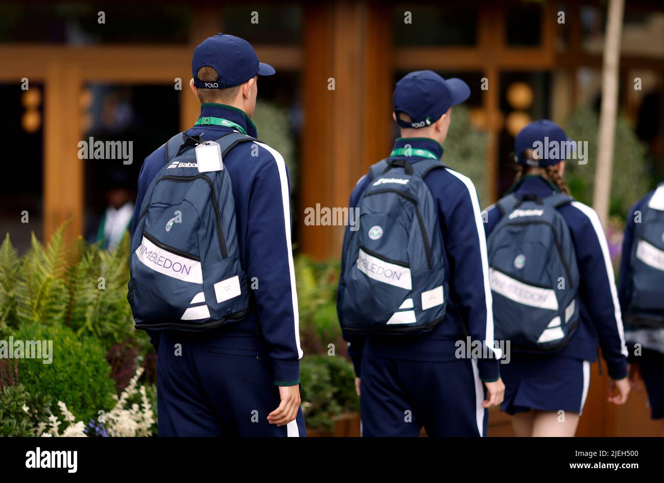 Girls walk in single file hi-res stock photography and images - Alamy