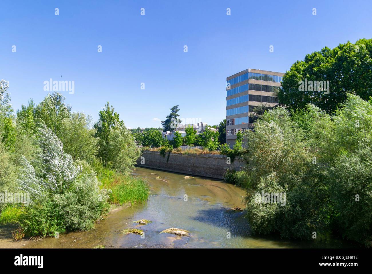 Green landscape around bridges hi-res stock photography and images - Alamy