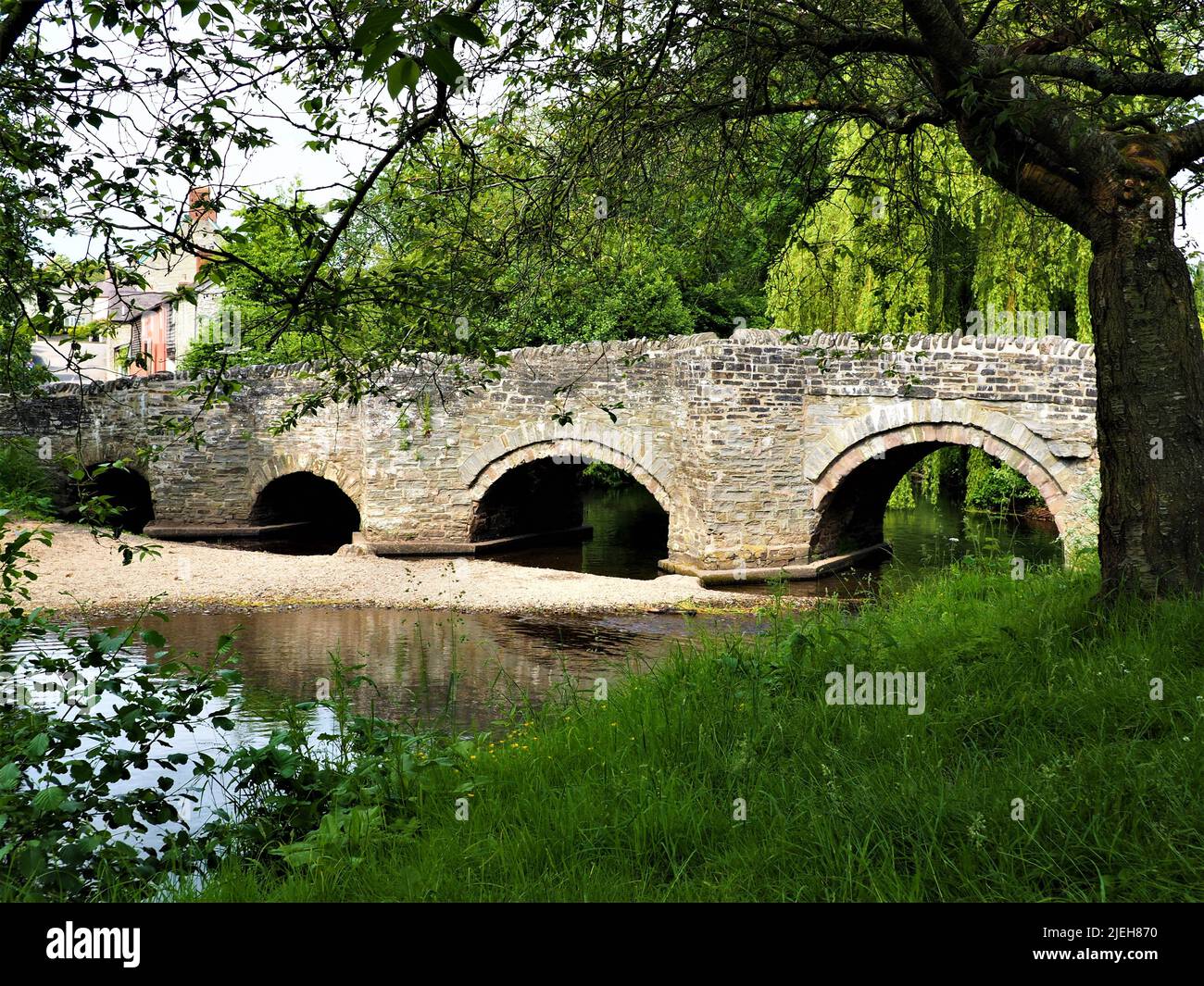 Clun medieval bridge hi-res stock photography and images - Alamy