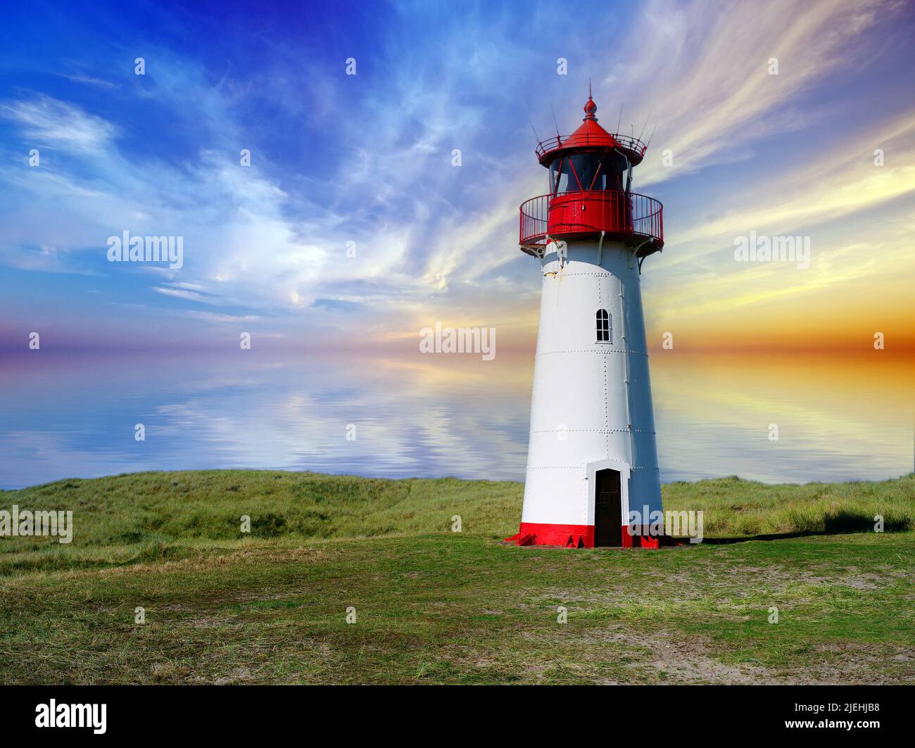 Der Leuchtturm von List am Westellenbogen, Insel Sylt, Schleswig ...