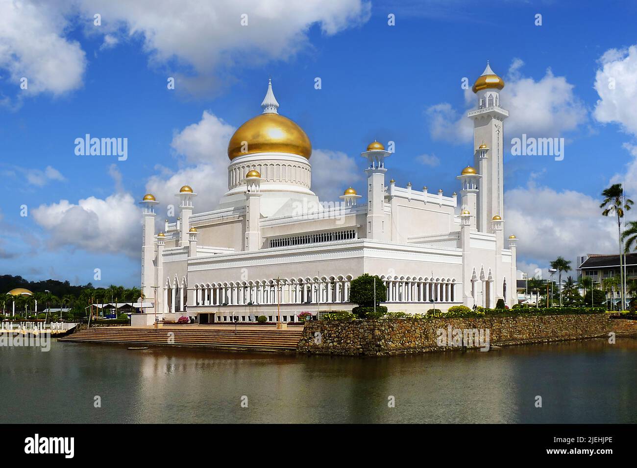 Brunei - Bandar Seri Begawan - Sultan-Omar-Ali-Saifuddin-Moschee Stock ...