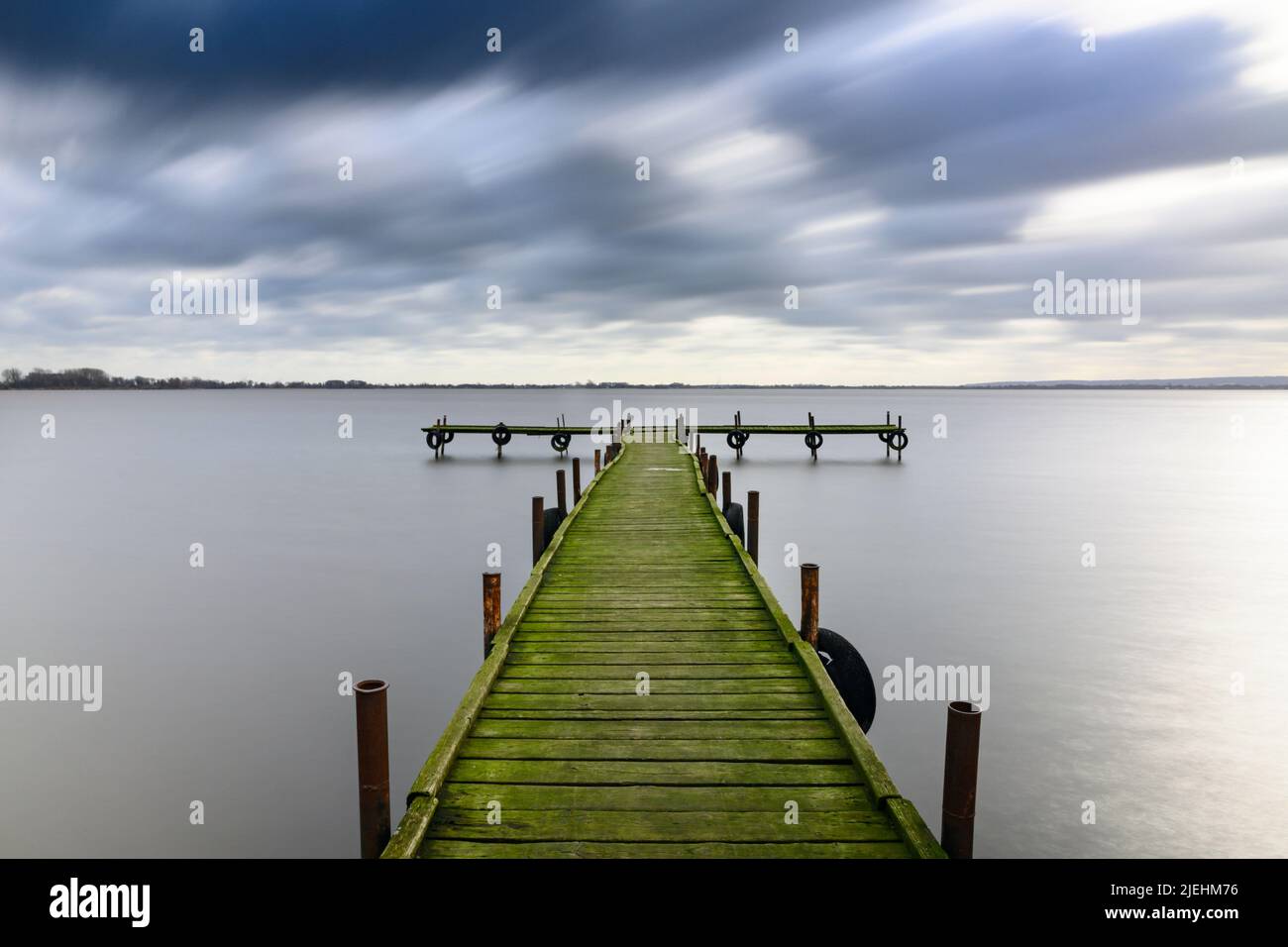 Ein einsamer Steg in Dümmerlohhausen Stock Photo - Alamy