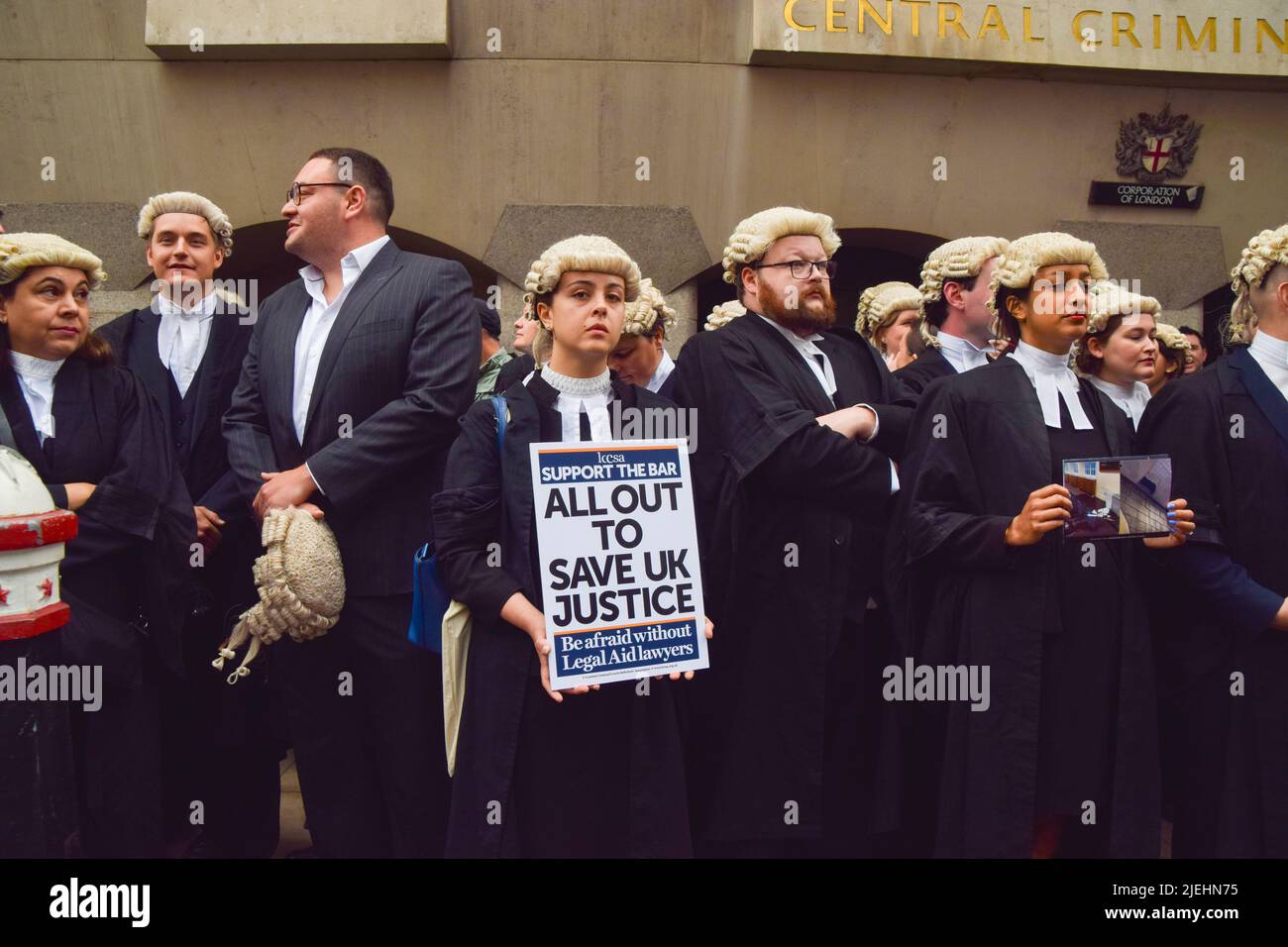 England judge female courts law hi-res stock photography and images - Alamy