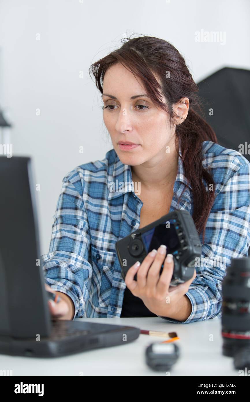 Camera specifications hi-res stock photography and images - Alamy