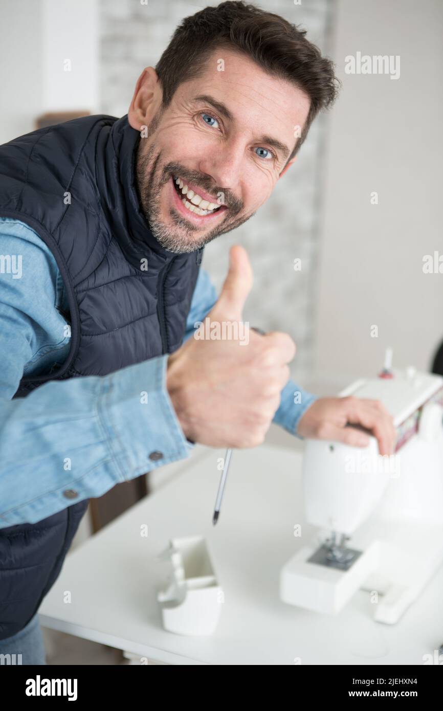 Sewing machine maintenance hi-res stock photography and images - Alamy