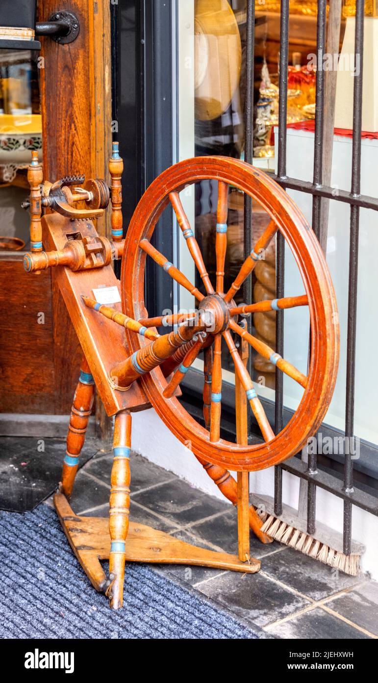 Old spinning wheel hi-res stock photography and images - Alamy