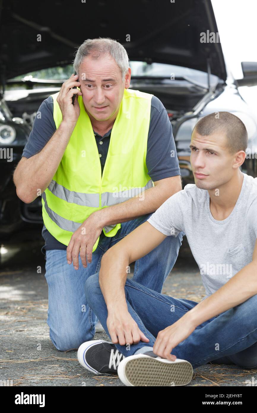 man on the phone asking for help Stock Photo - Alamy