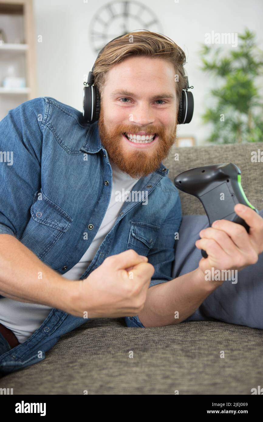 Pro gamer hi-res stock photography and images - Alamy