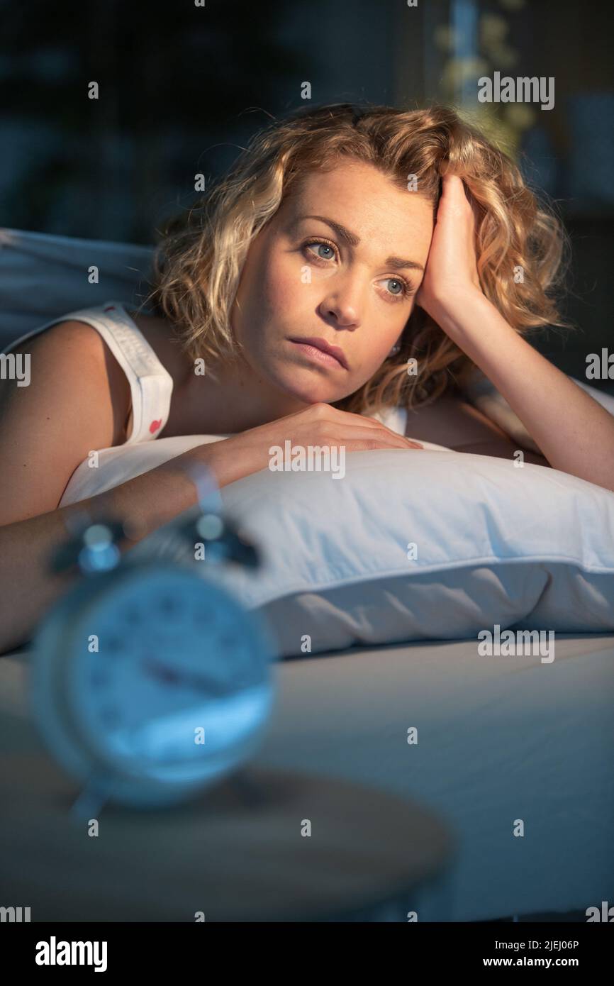 woman cannot fall asleep late at night Stock Photo - Alamy