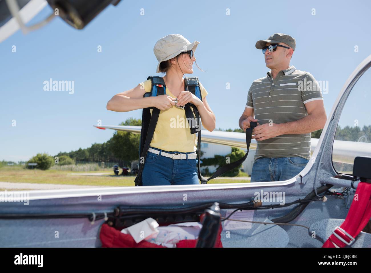 Small airplane parachute hi-res stock photography and images - Alamy