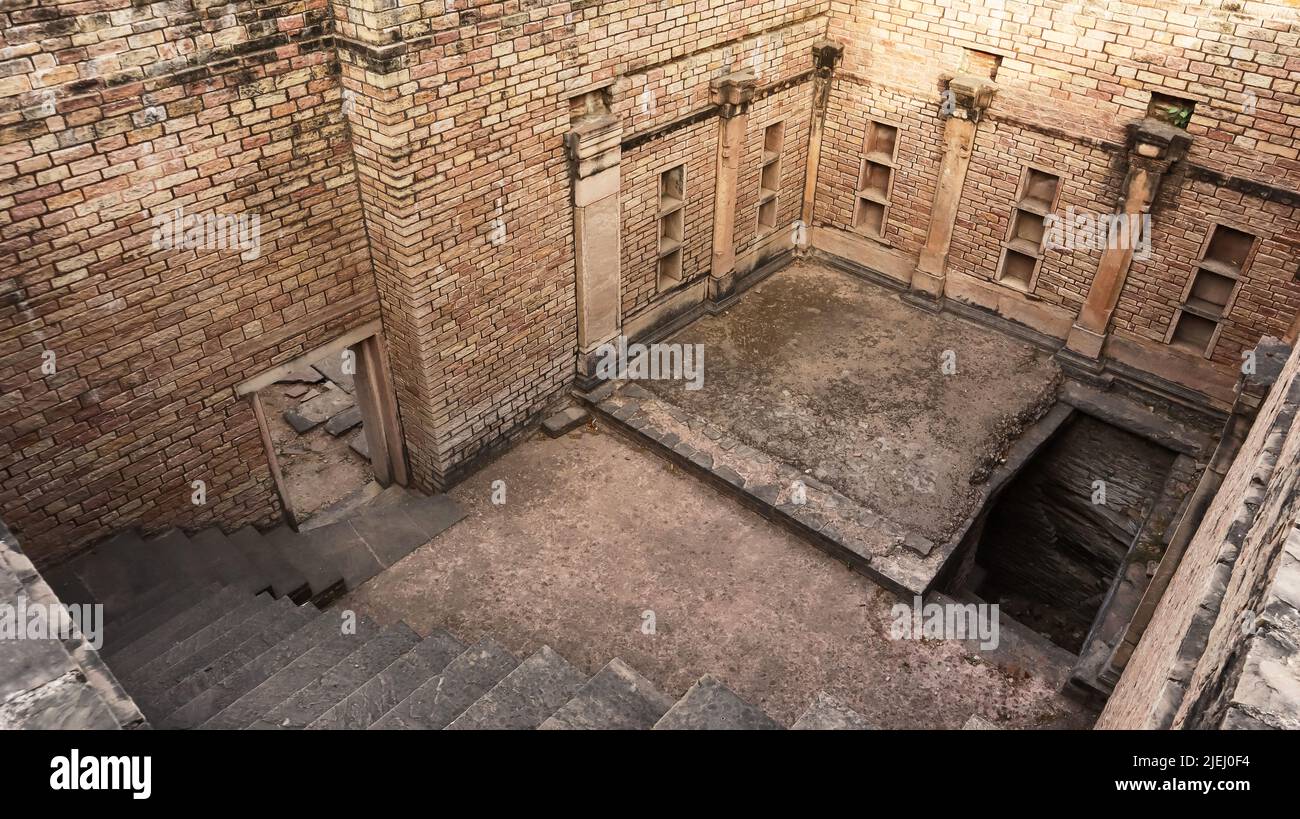 Surrounding walls of Badal Mahal, Chanderi, Madhya Pradesh, India Stock ...
