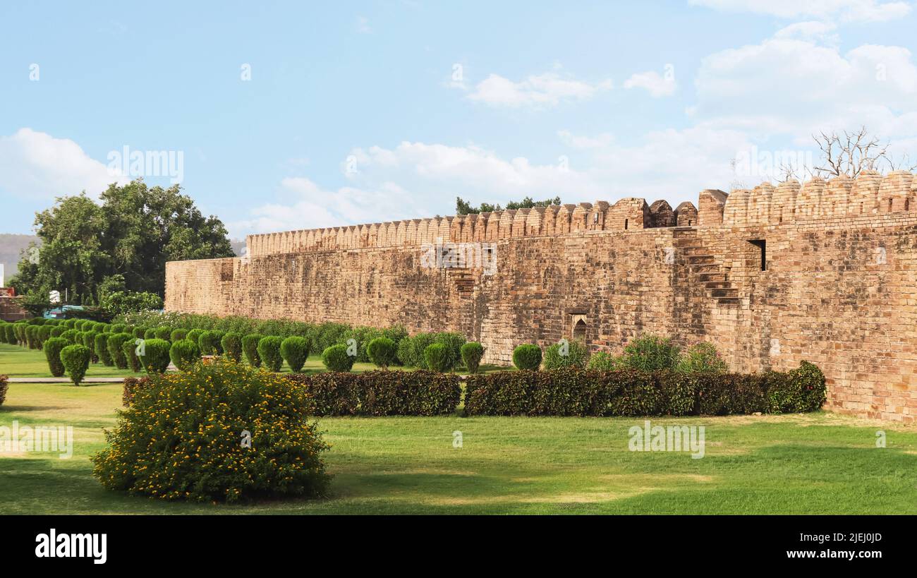 Surrounding walls of Badal Mahal, Chanderi, Madhya Pradesh, India Stock ...