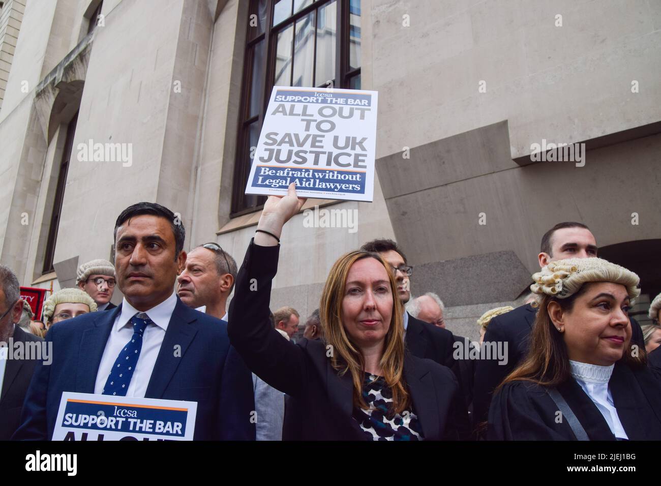 England judge female courts law hi-res stock photography and images - Alamy