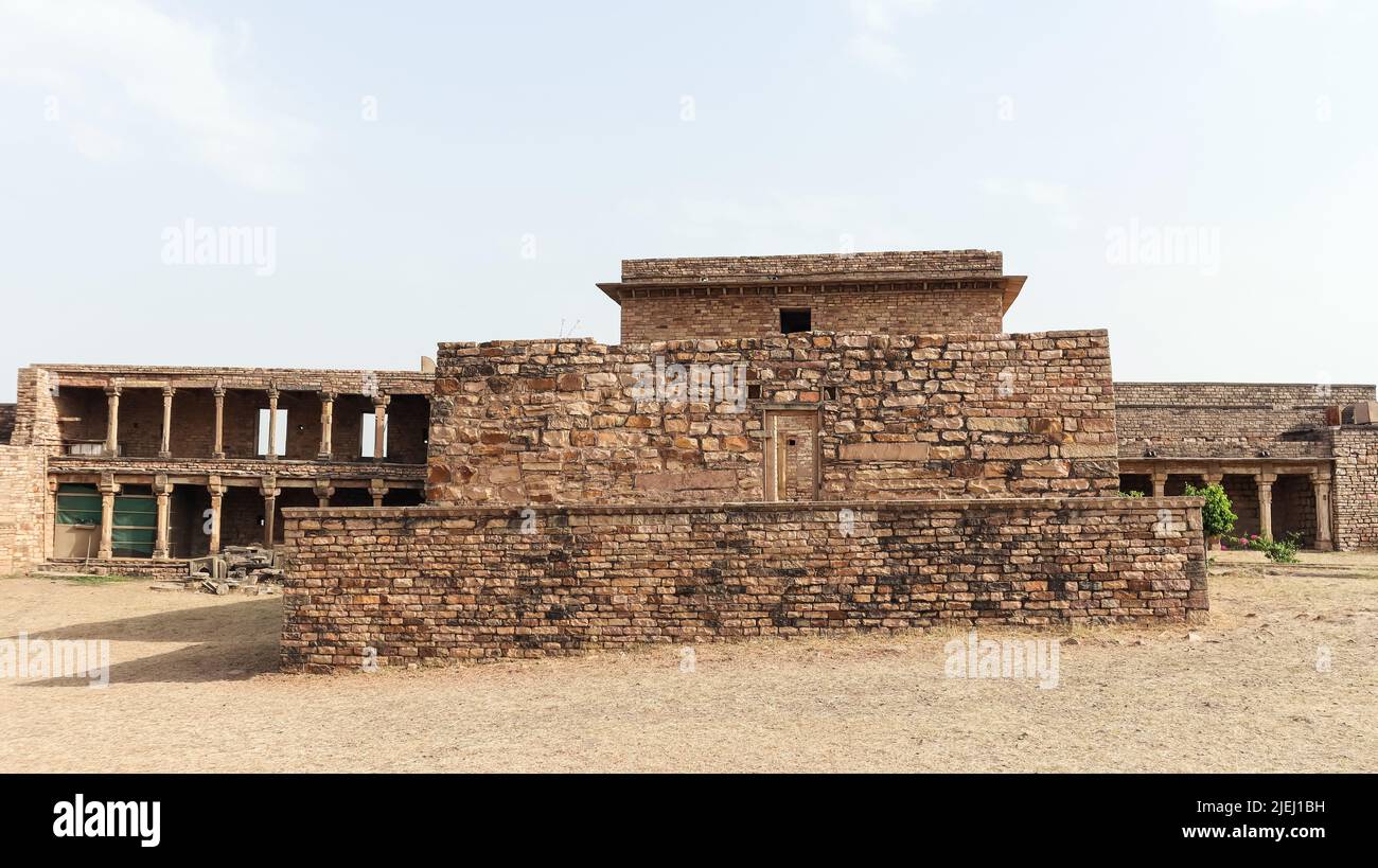 Chanderi fort palace hi-res stock photography and images - Alamy
