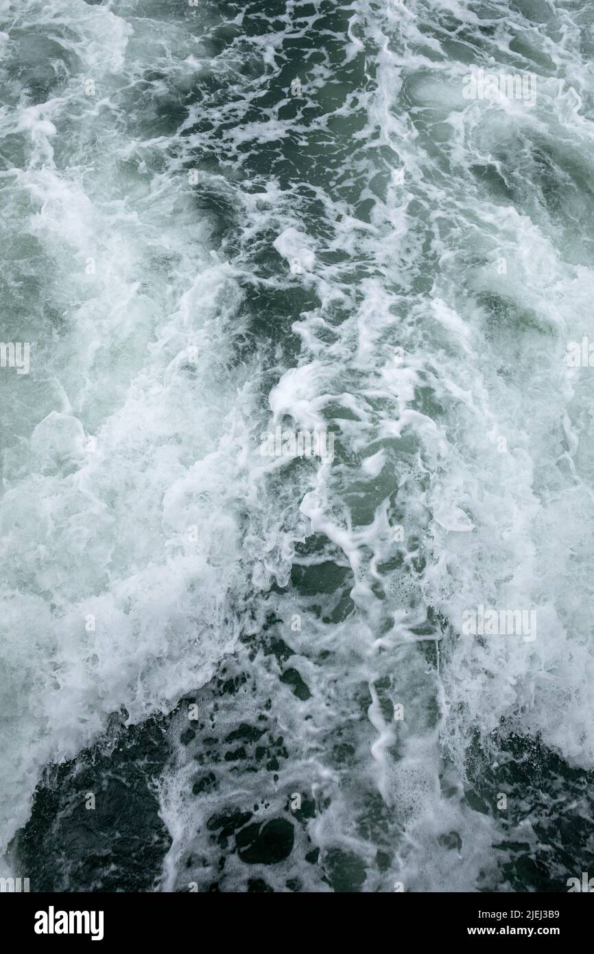 Immense waves hi-res stock photography and images - Alamy